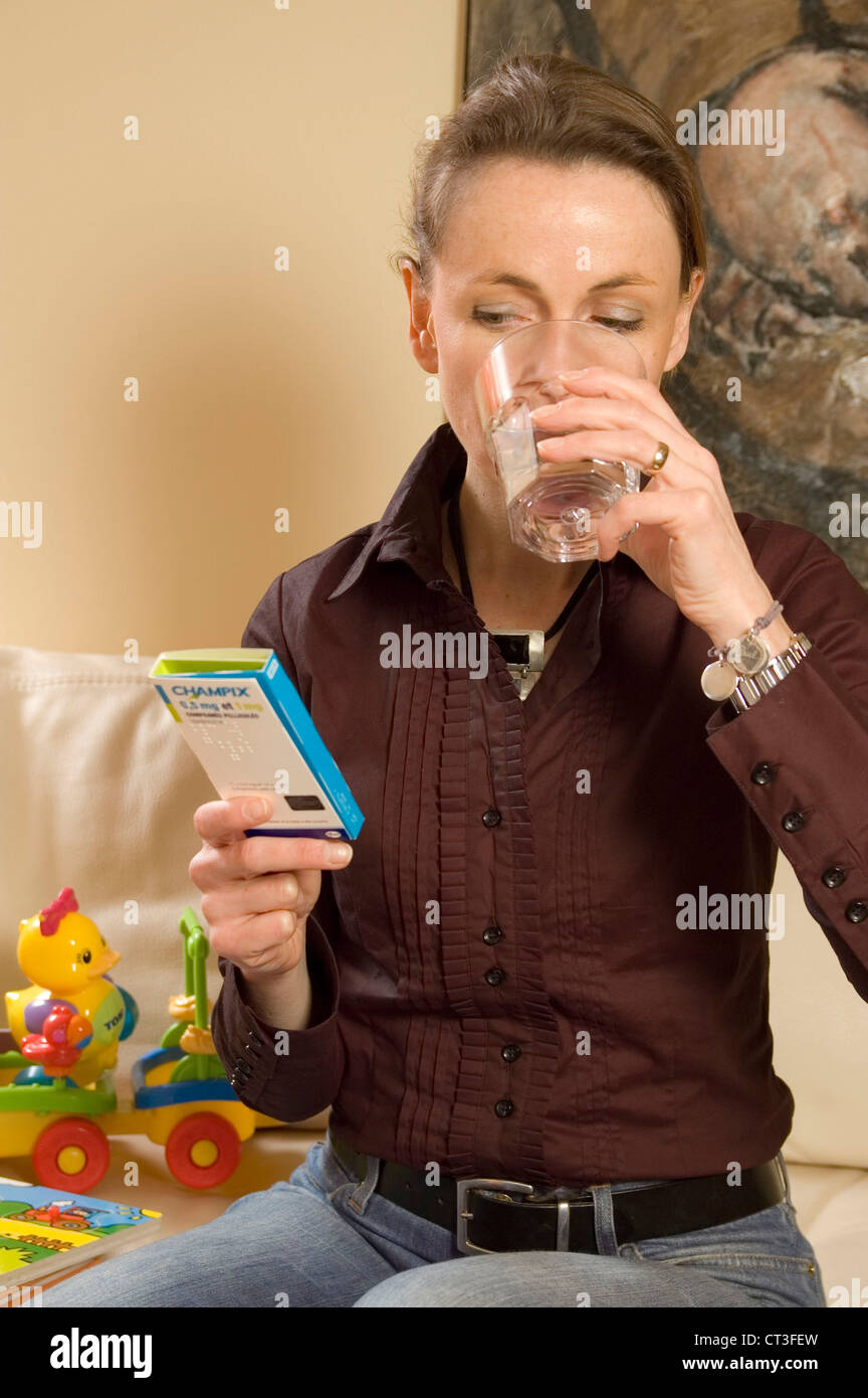 Woman stopping smoking hi-res stock photography and images - Alamy