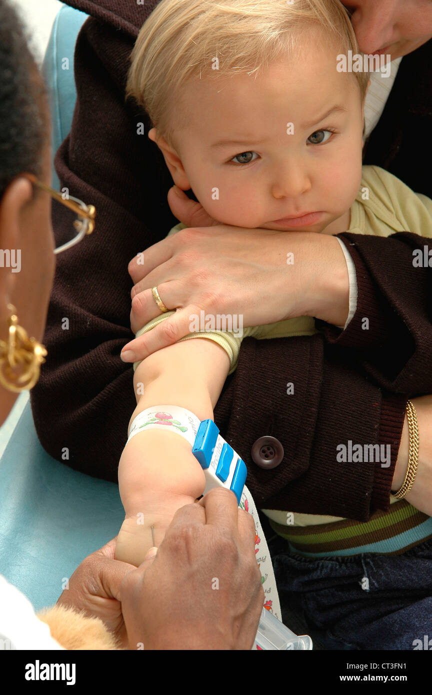 BLOOD SPECIMEN IN A CHILD Stock Photo - Alamy