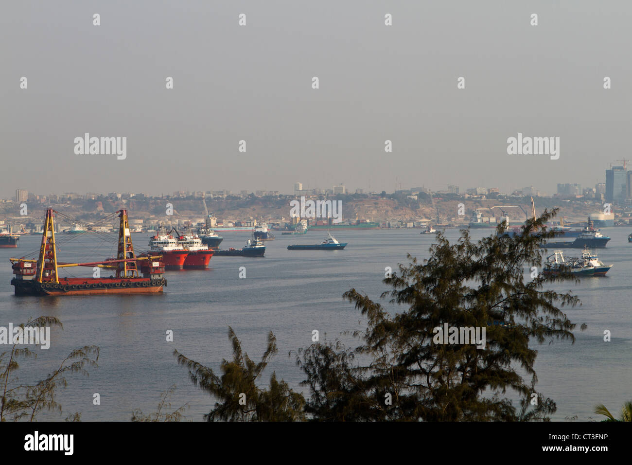 Luanda port hi-res stock photography and images - Alamy