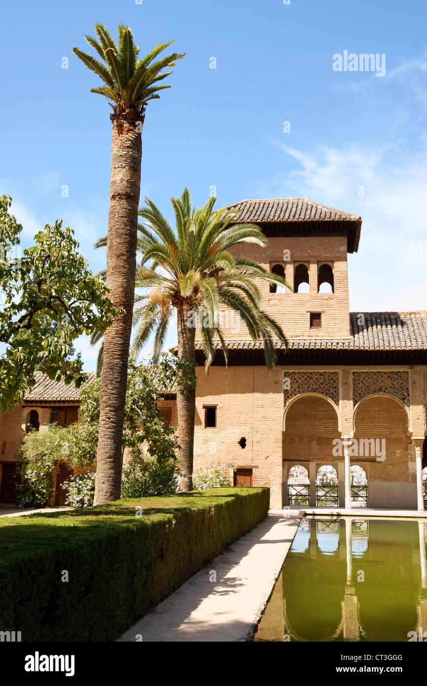 Ladies Tower (Torre de las Damas) and Gardens of the Partal at the ...