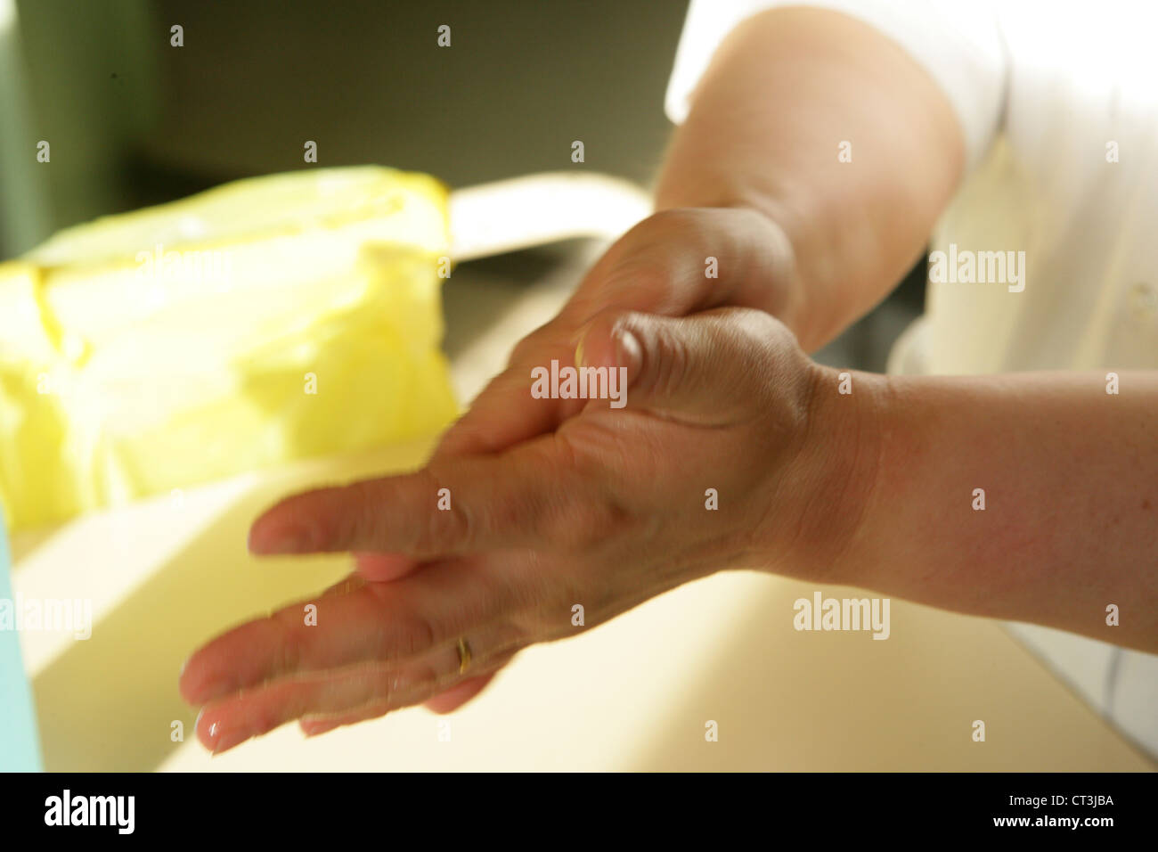 HAND WASHING IN HOSPITAL Stock Photo - Alamy