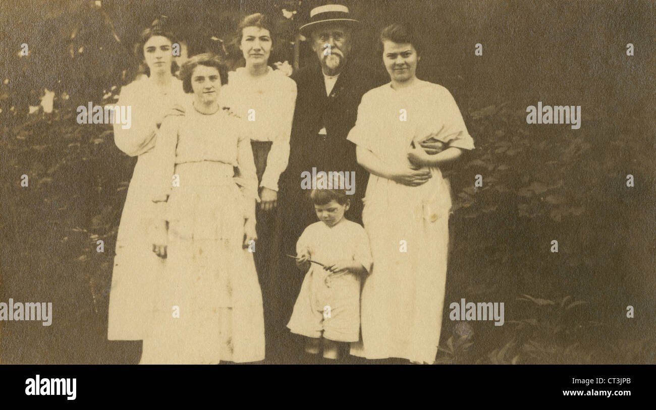 1890s family hi-res stock photography and images - Alamy