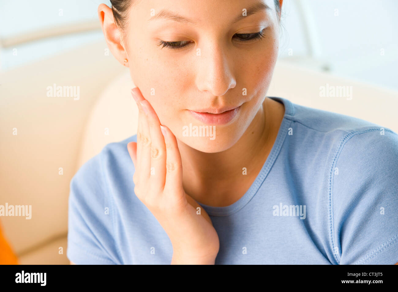 PAINFUL TOOTH IN A WOMAN Stock Photo - Alamy