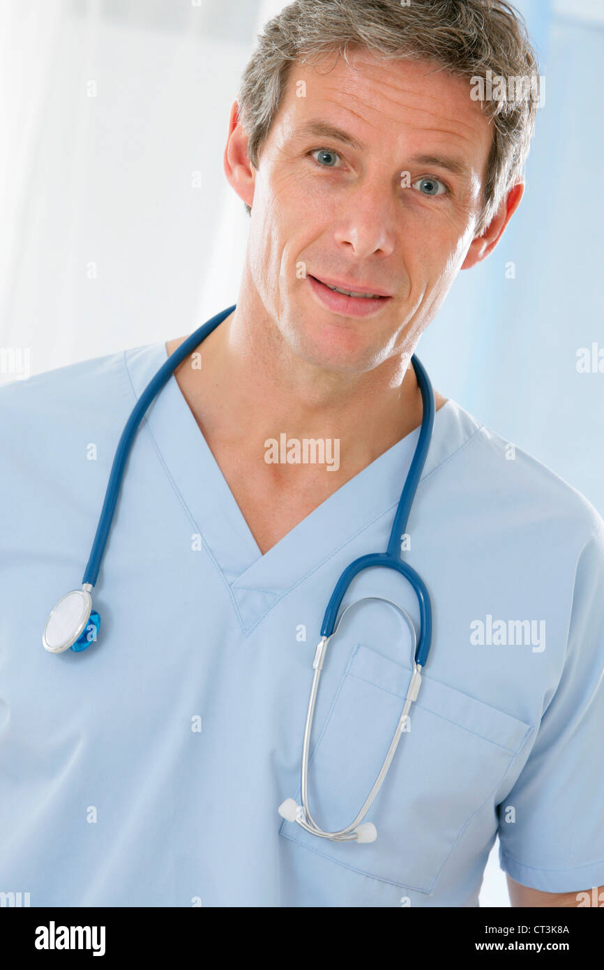 DOCTOR IN HOSPITAL Stock Photo - Alamy