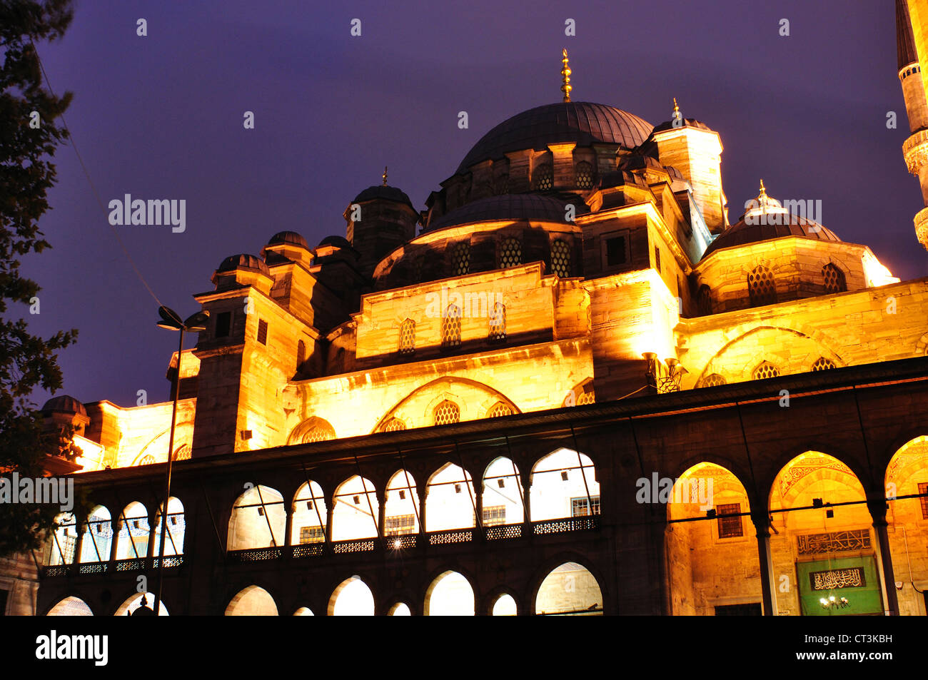 The new mosque mosque of the valide sultan hi-res stock photography and ...