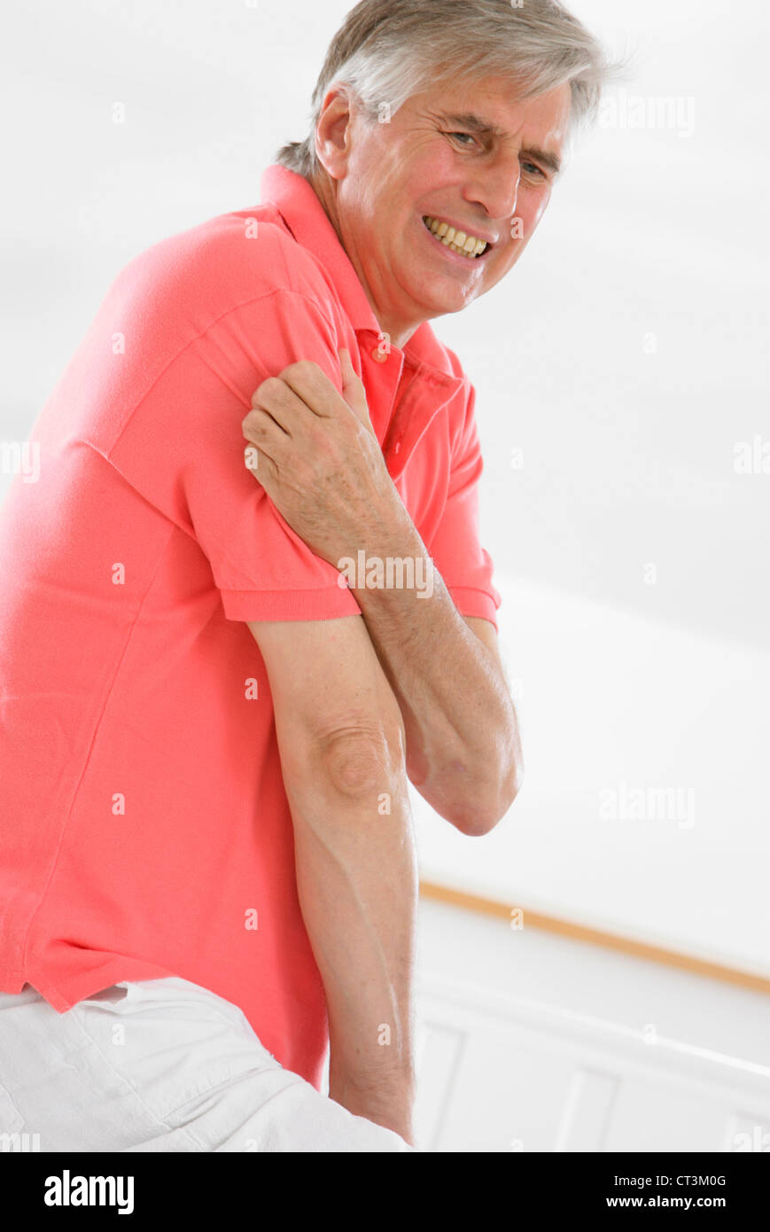 ITCHING IN AN ELDERLY PERSON Stock Photo - Alamy