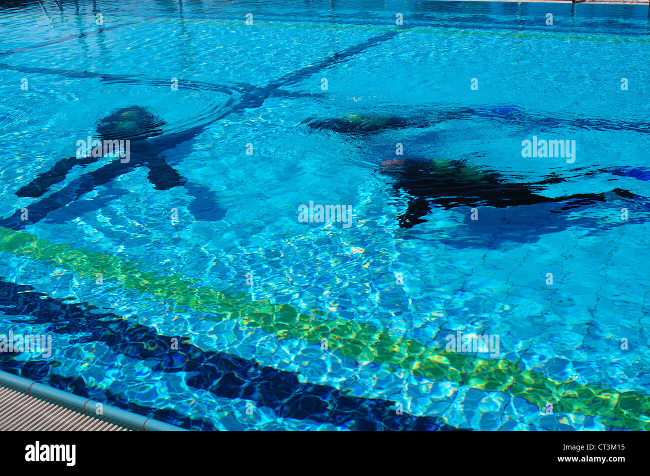 Scuba diving lesson swimming pool hi-res stock photography and images ...