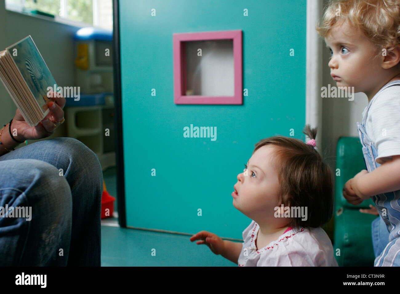 CHILD DOWN S SYNDROME NURSERY Stock Photo Alamy child-down-s-syndrome-nursery-stock-photo-alamy