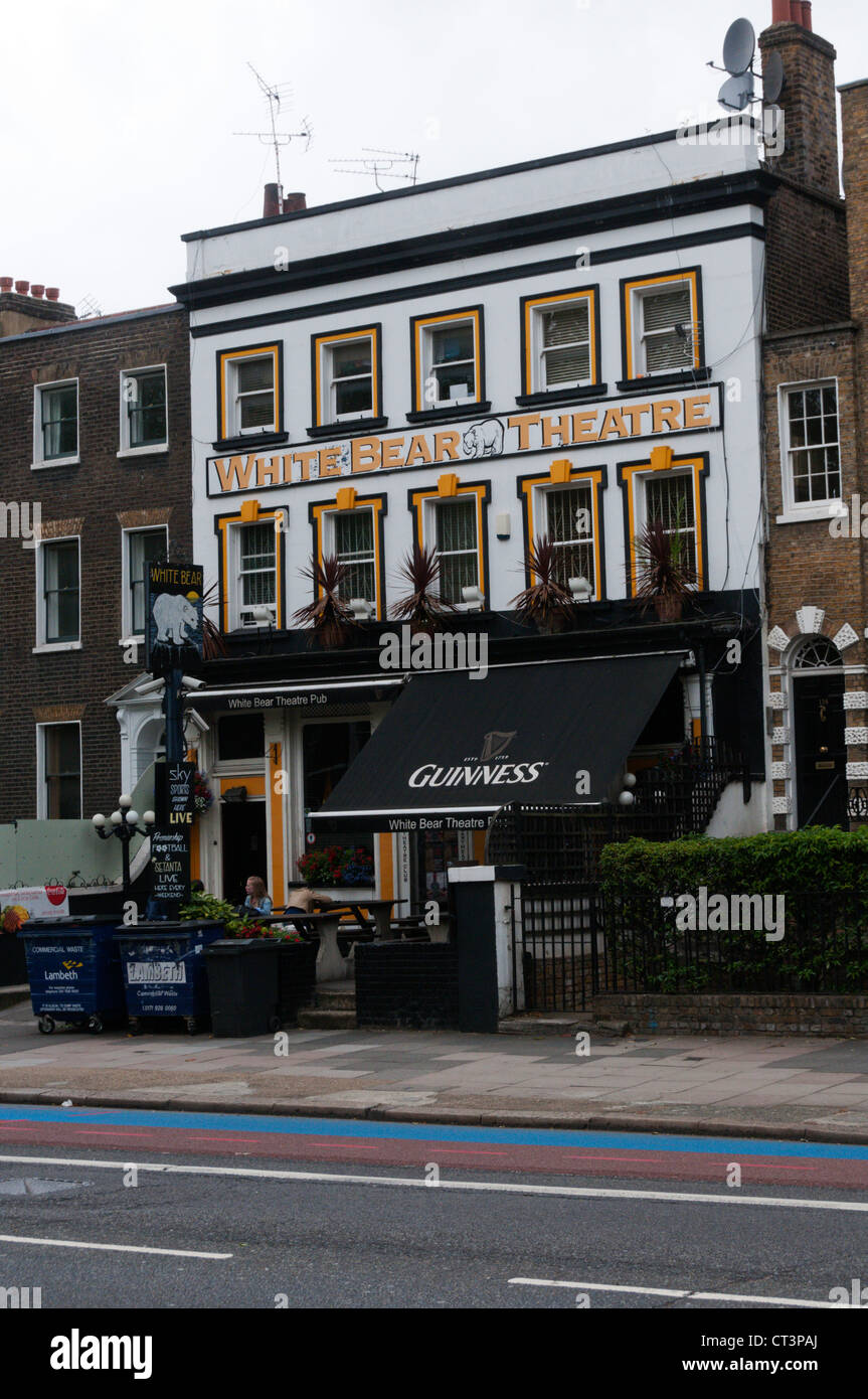 Theatre bear hi-res stock photography and images - Alamy