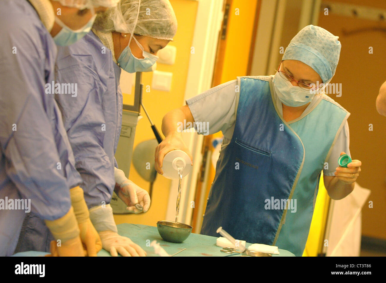 Cardiac surgical team hi-res stock photography and images - Alamy