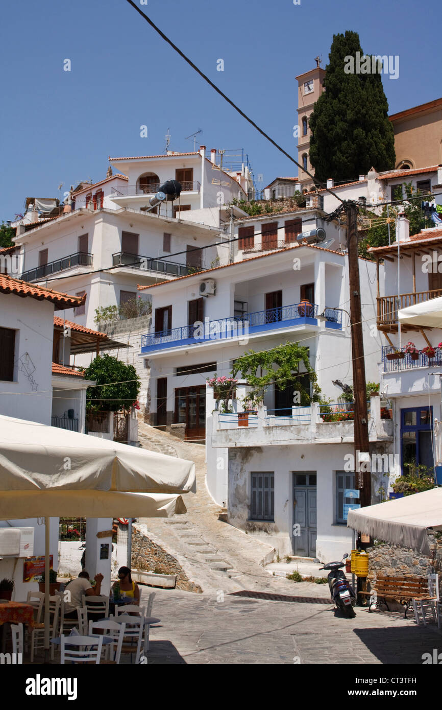 Greek streetscape hi-res stock photography and images - Alamy