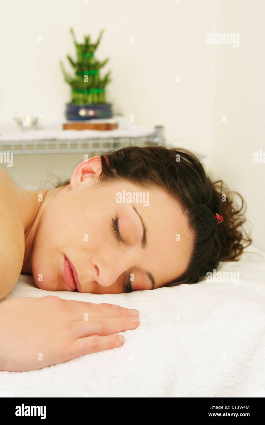 Soothing relaxation hi-res stock photography and images - Alamy