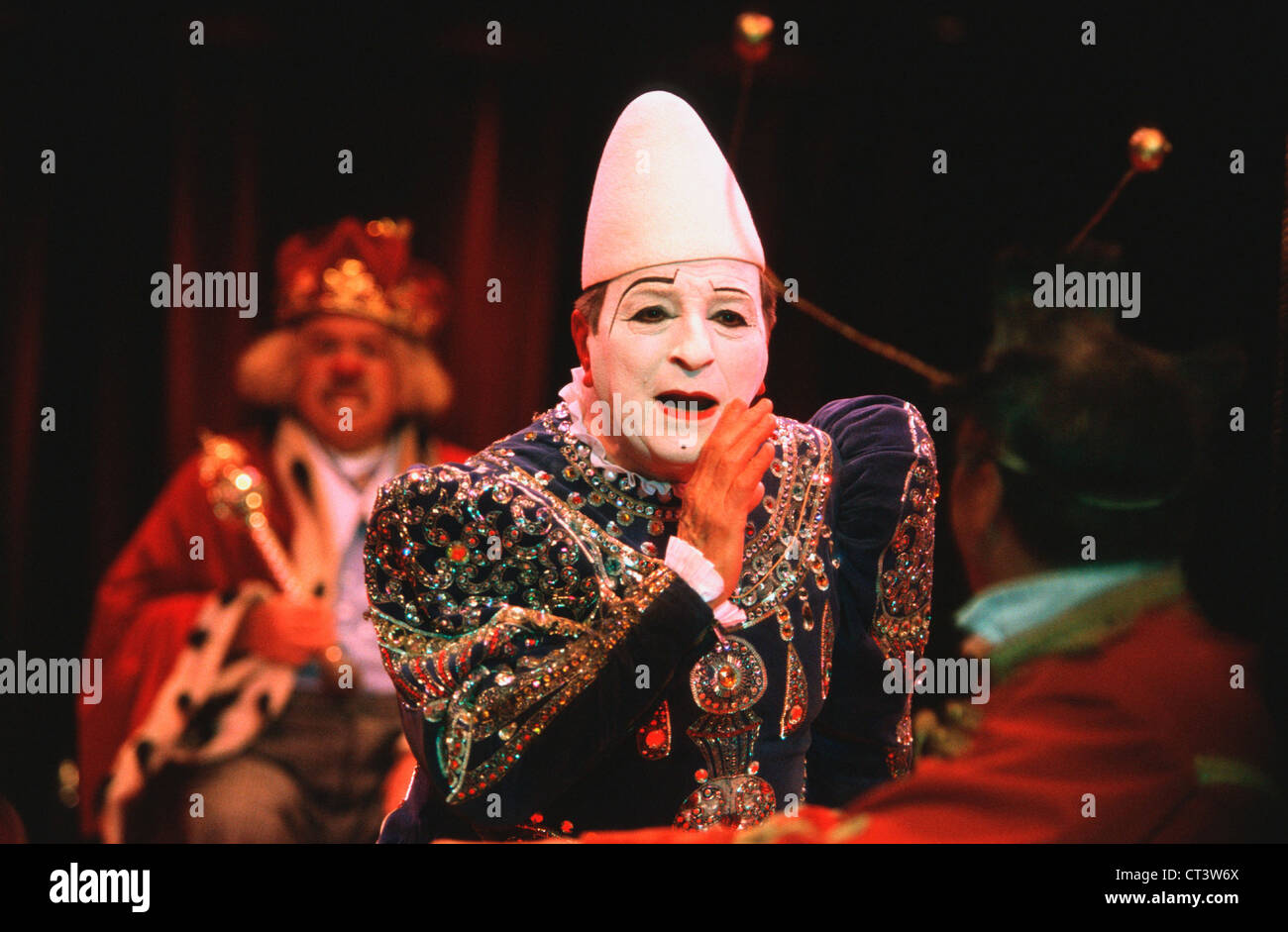 Circus Roncalli, white clown Francesco Caroli Stock Photo - Alamy