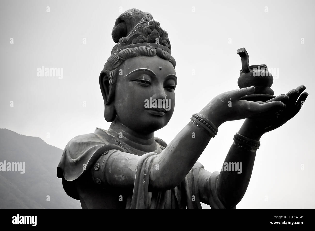 Female buddha statue hi-res stock photography and images - Alamy