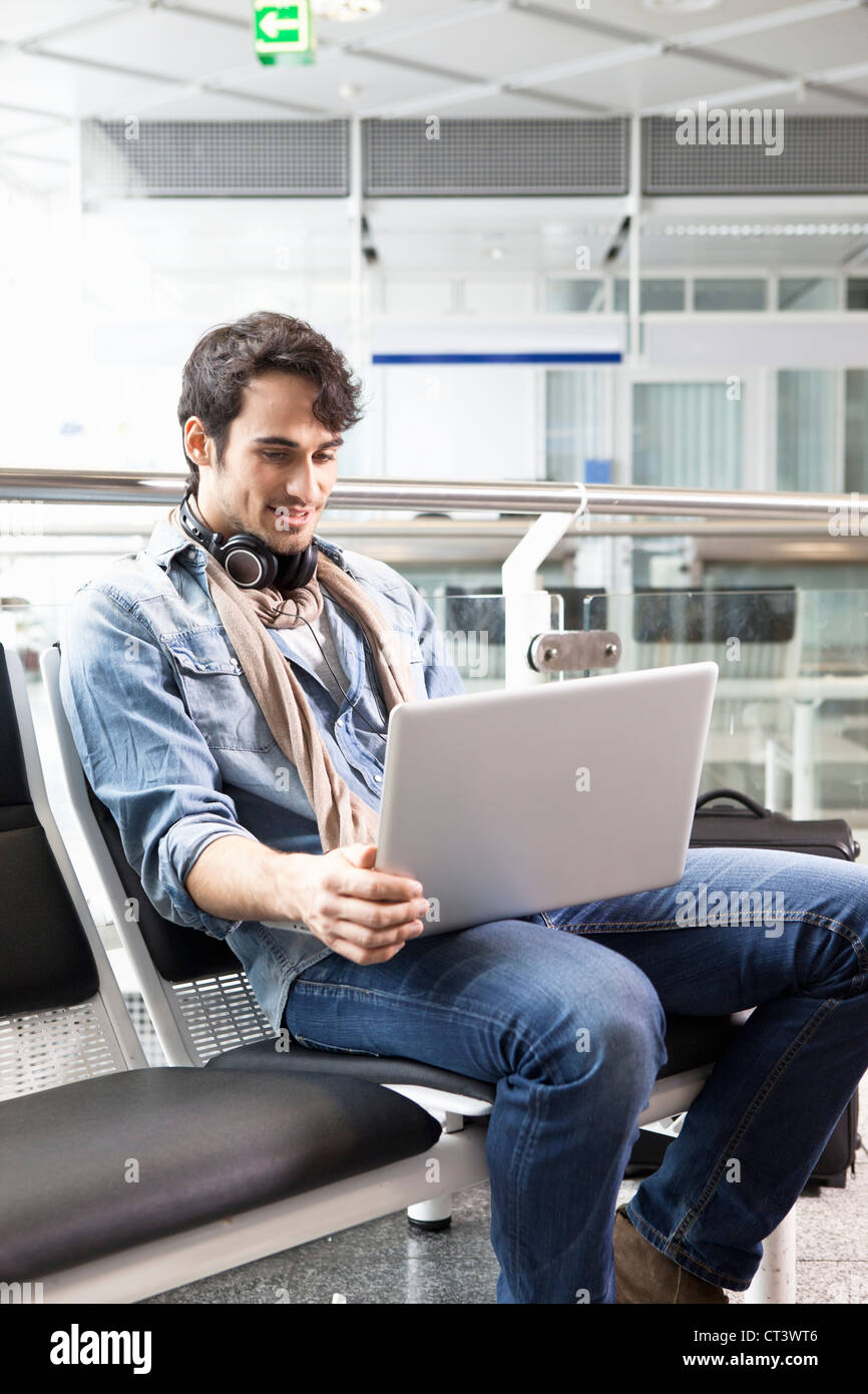 Airport waiting area hi-res stock photography and images - Alamy