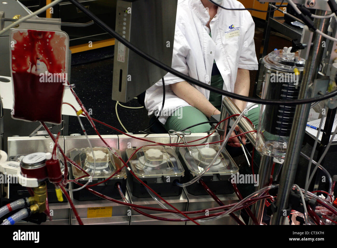Cardiopulmonary bypass machine hi-res stock photography and images - Alamy
