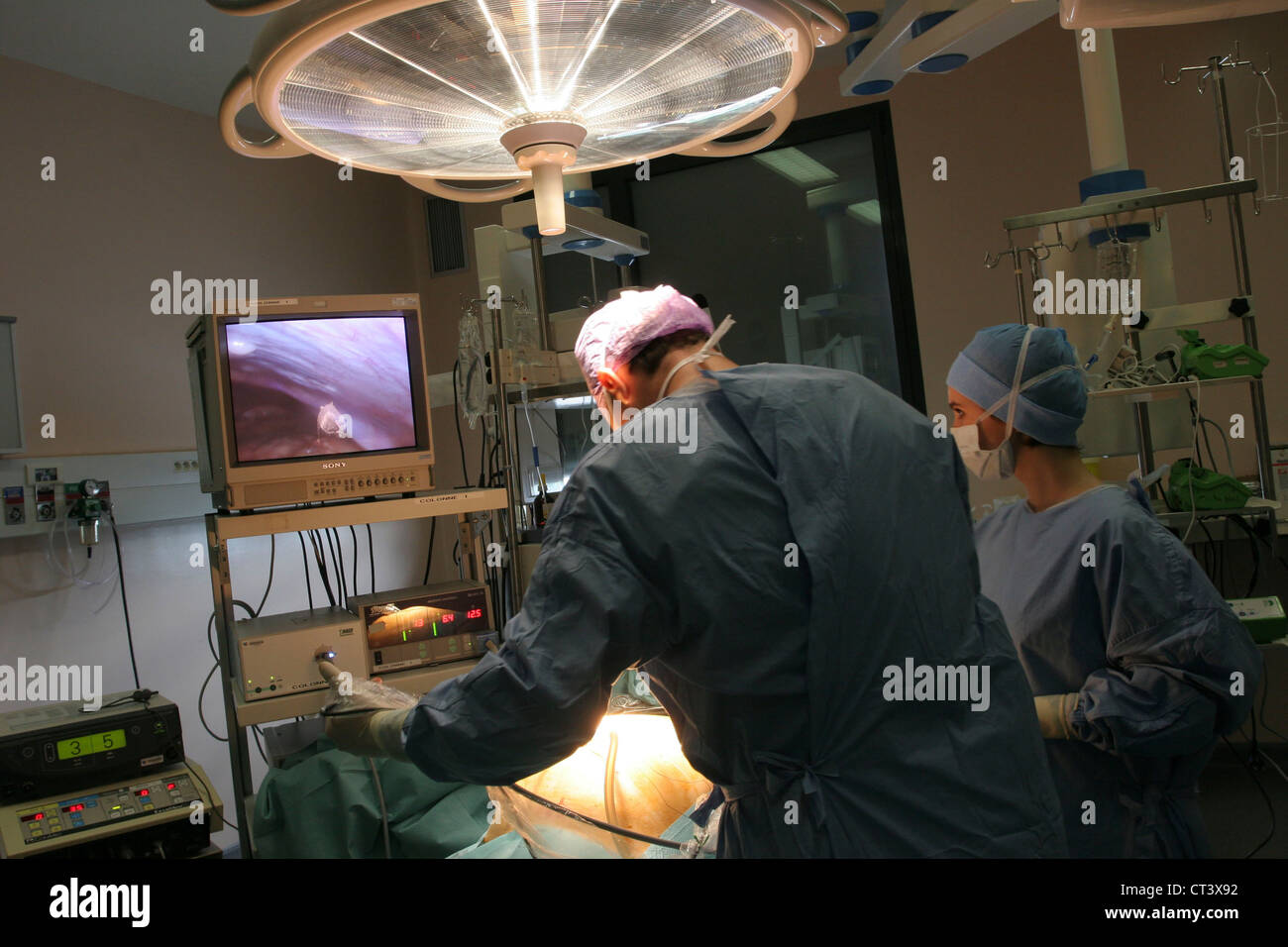 Laparoscopic surgery colon hi-res stock photography and images - Alamy