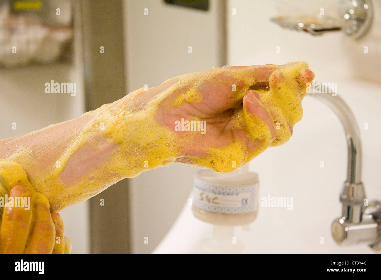 HAND WASHING IN HOSPITAL Stock Photo - Alamy