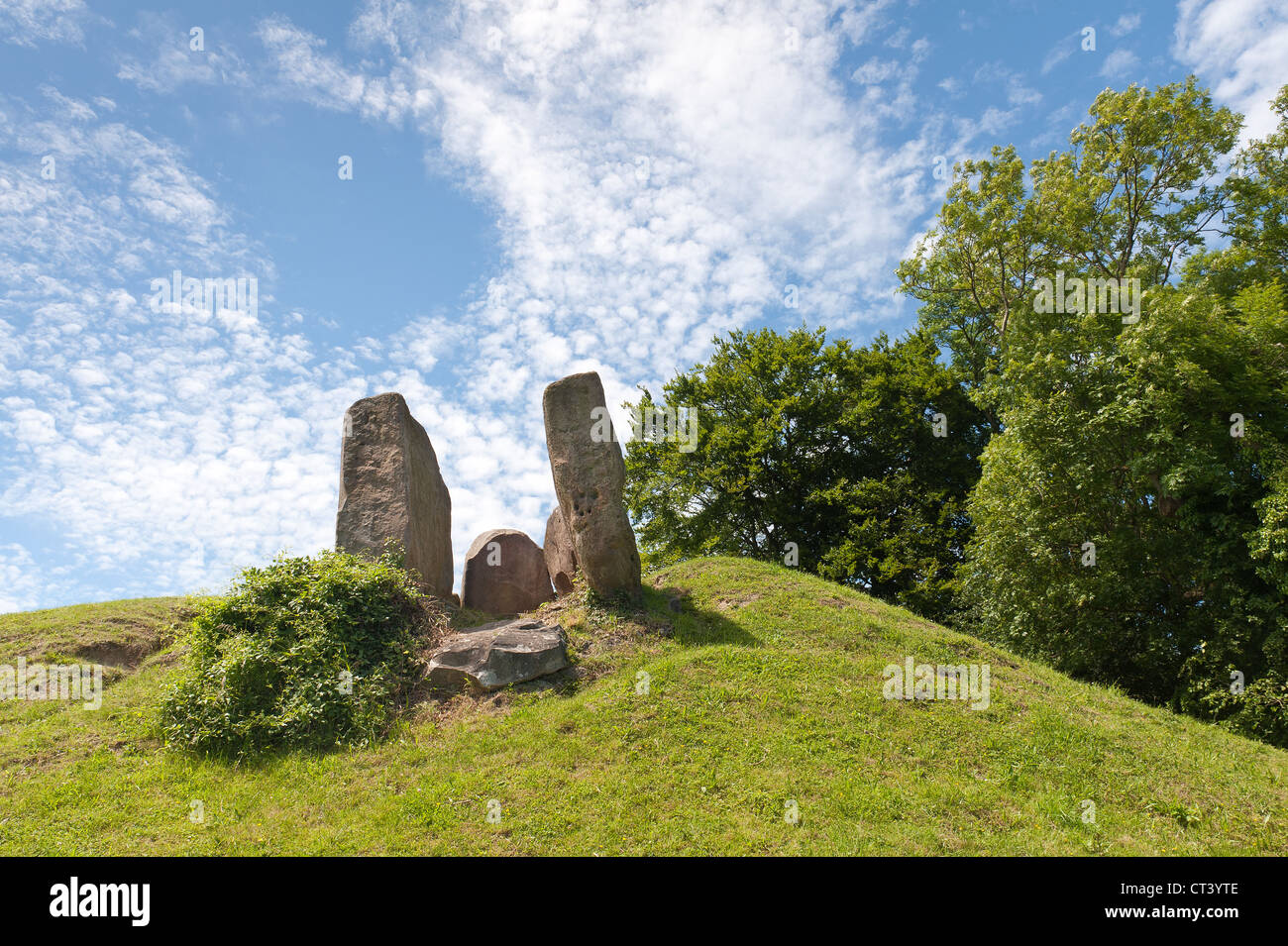 Coldrum Longbarrow Neolithic megalithic long barrow and stone circle on ...
