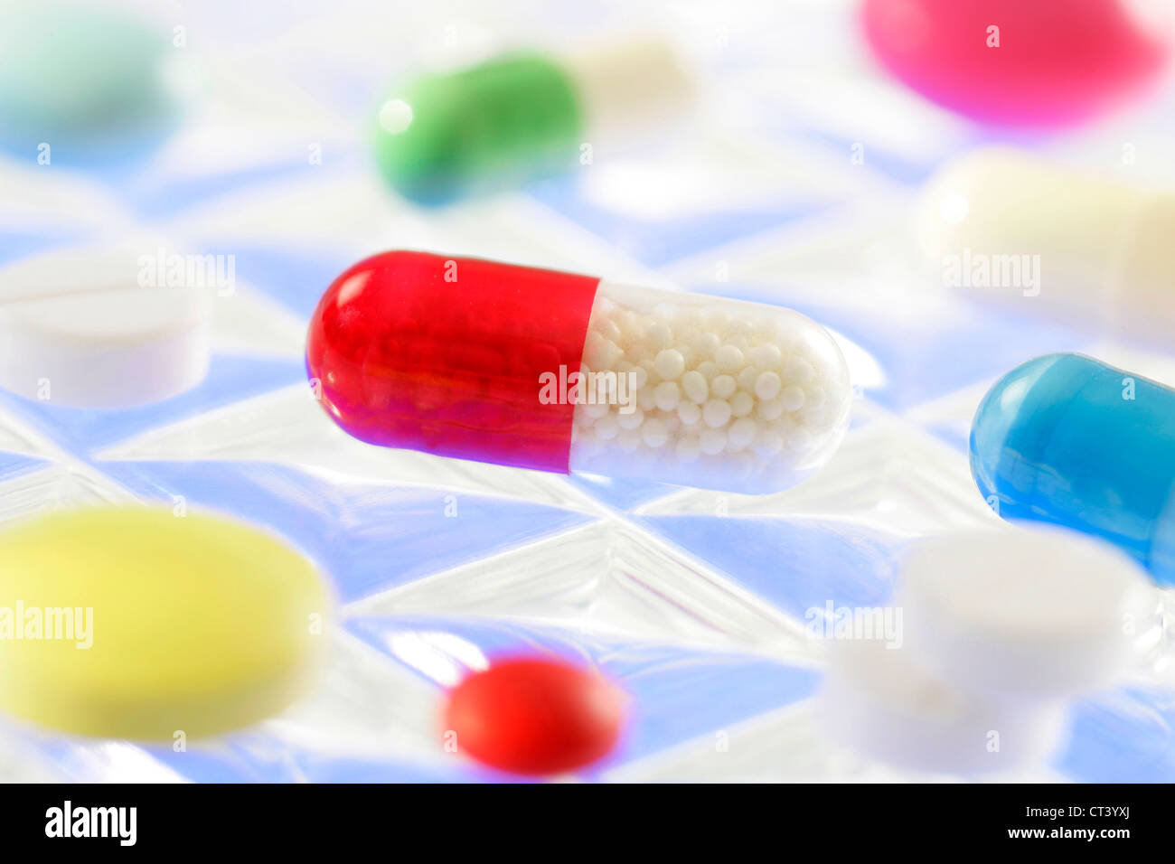 Modified release tablets hi-res stock photography and images - Alamy