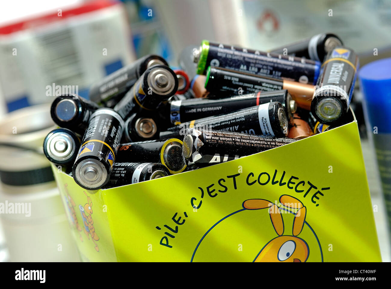 Recycling separation waste battery hi-res stock photography and images ...