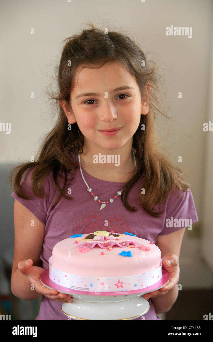 9 year old birthday cake hi-res stock photography and images - Alamy