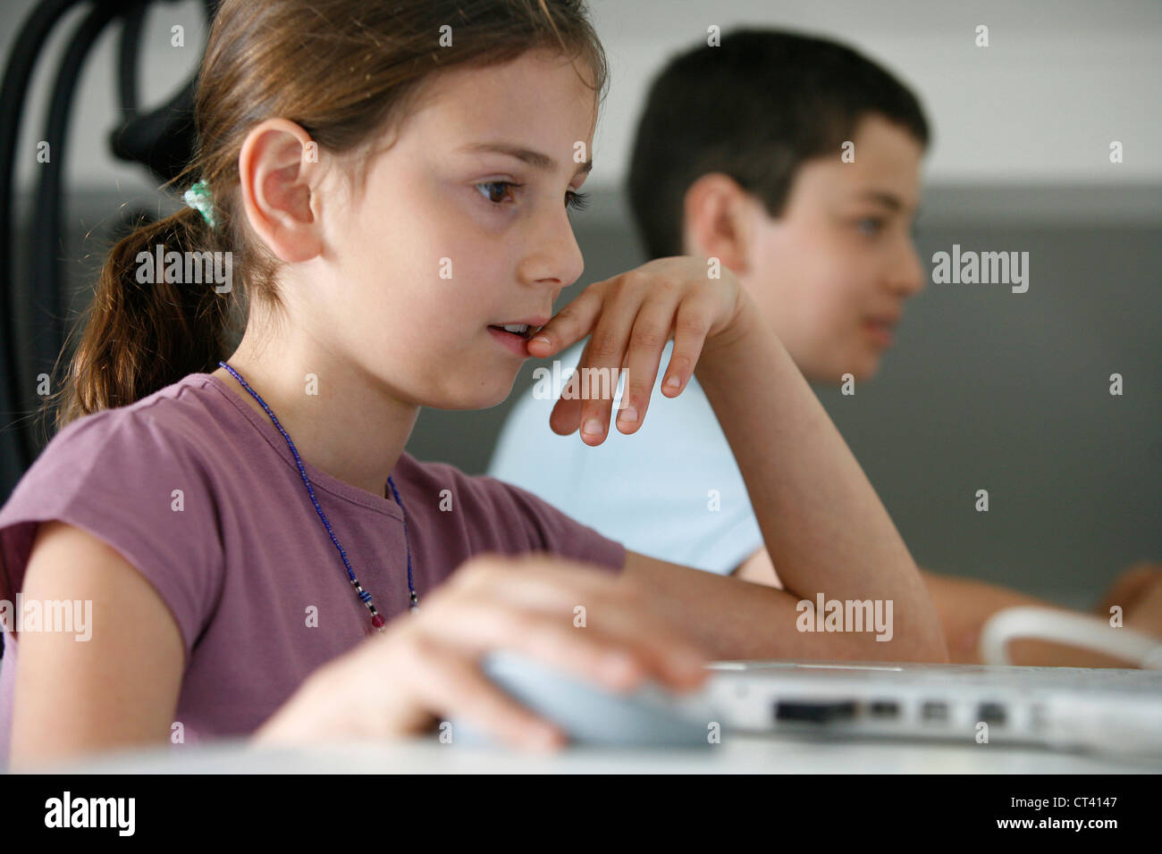 Child mice hi-res stock photography and images - Alamy