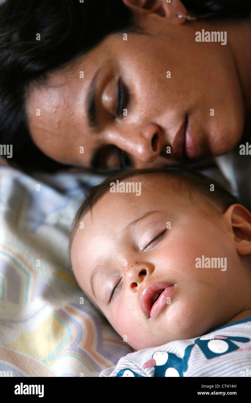 MOTHER & CHILD Stock Photo - Alamy