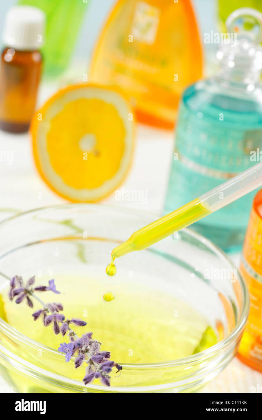Lavender oil drops and plant hi-res stock photography and images - Alamy