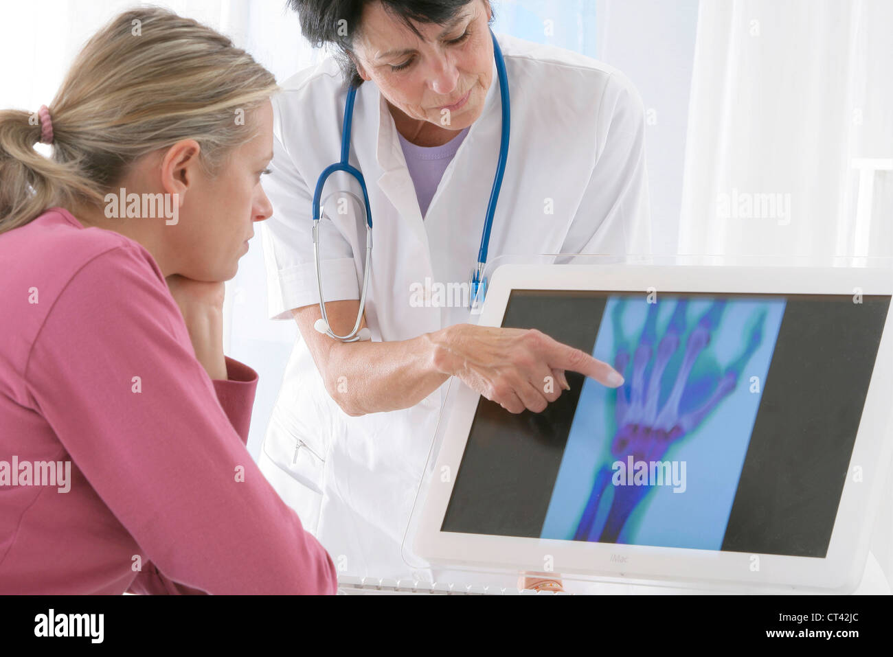 WOMAN IN ORTHOPEDICS Stock Photo - Alamy
