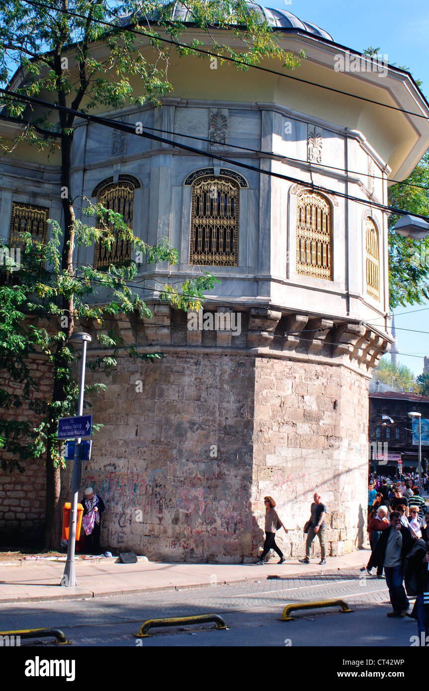 Palace wall hi-res stock photography and images - Alamy