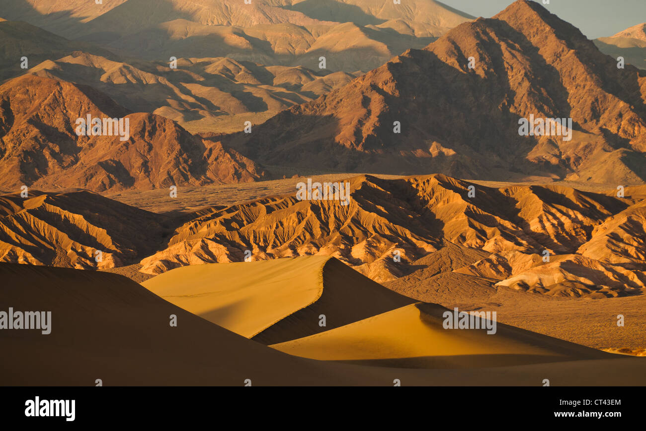 Outdoor dawn valley valley valley hi-res stock photography and images ...