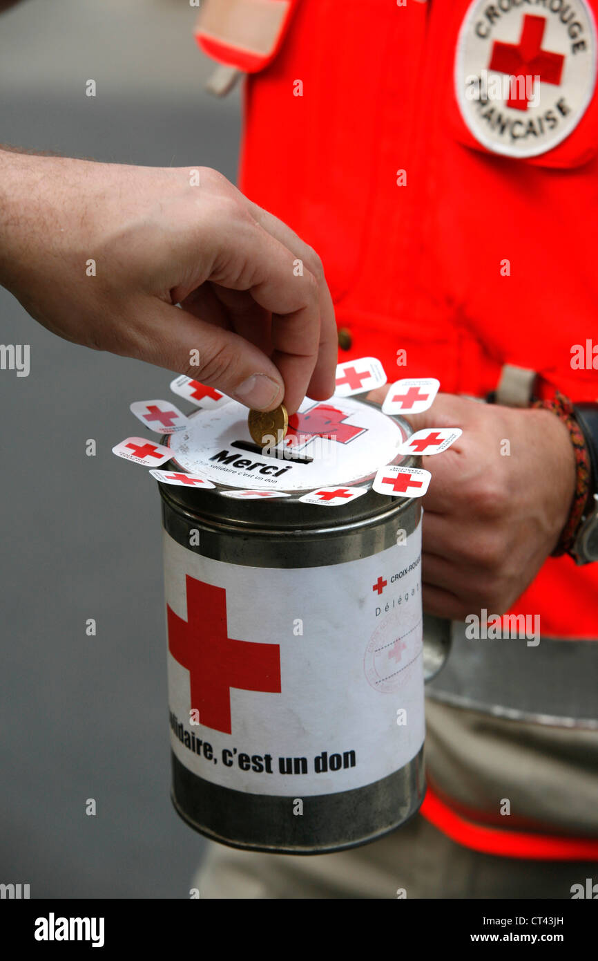 Humanitarian service organisation hi-res stock photography and images ...