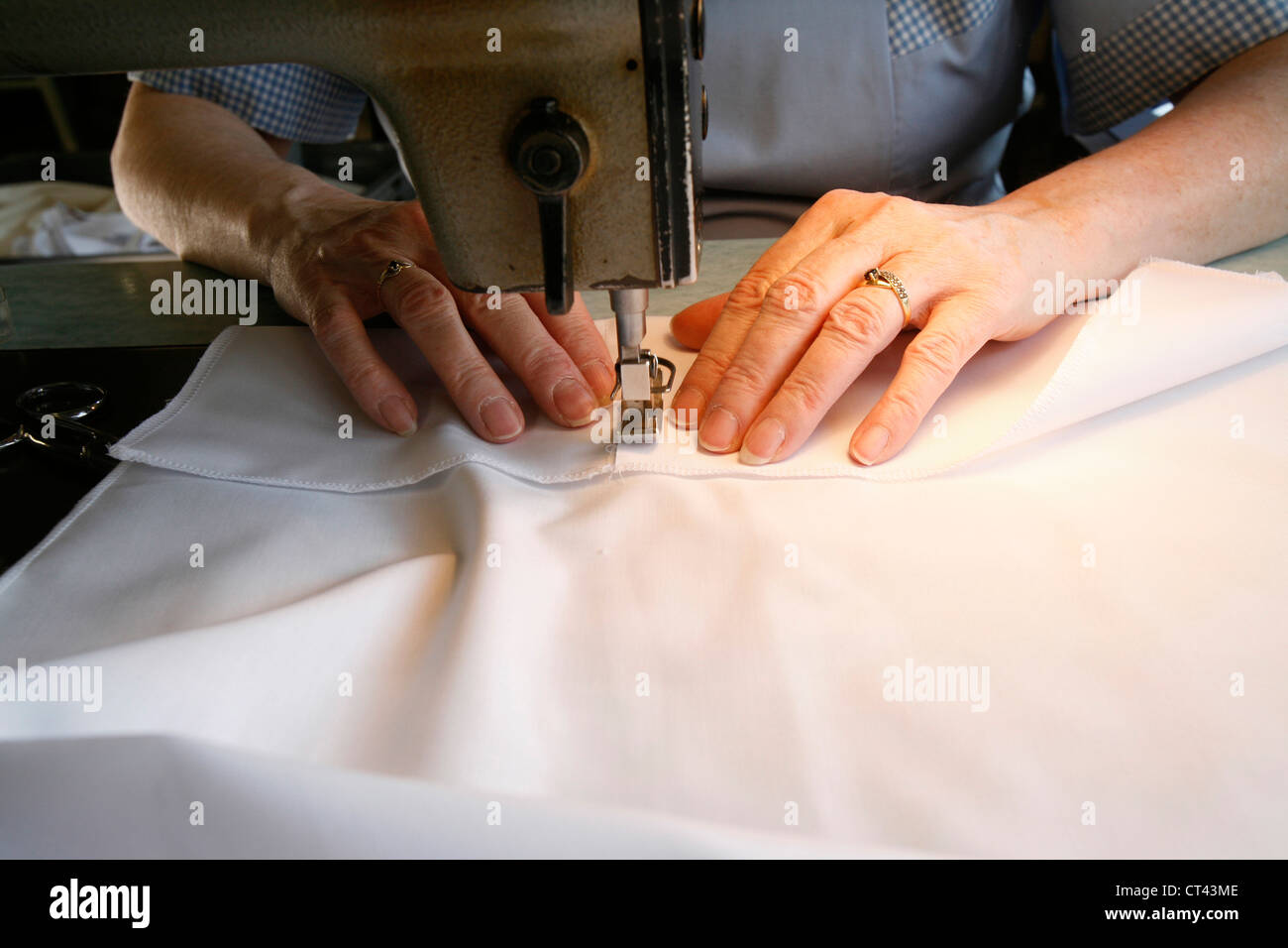Sewing machine 1 hi-res stock photography and images - Alamy