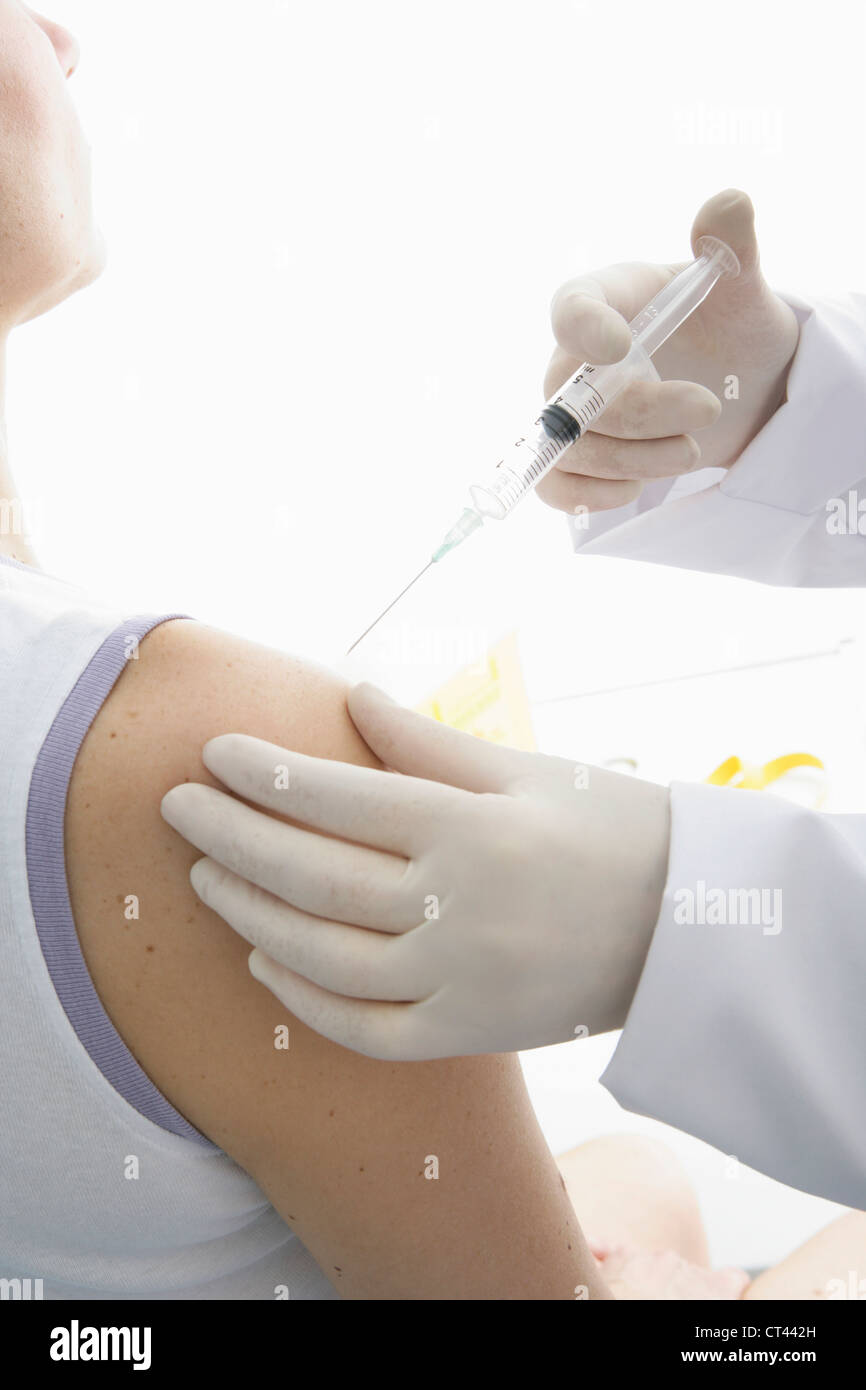 Shoulder joint injection hi-res stock photography and images - Alamy