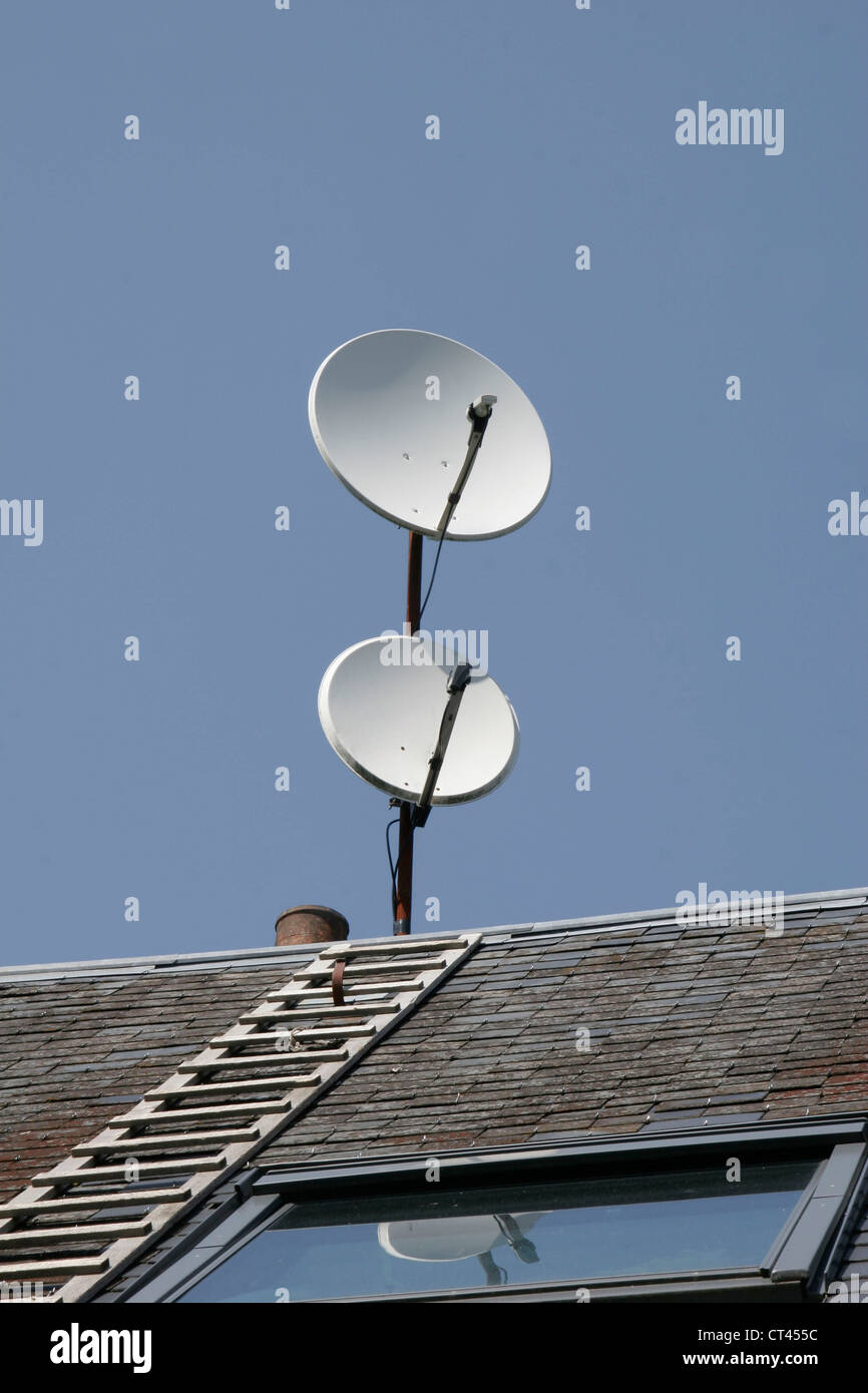 Parabolic antennae roof hi-res stock photography and images - Alamy