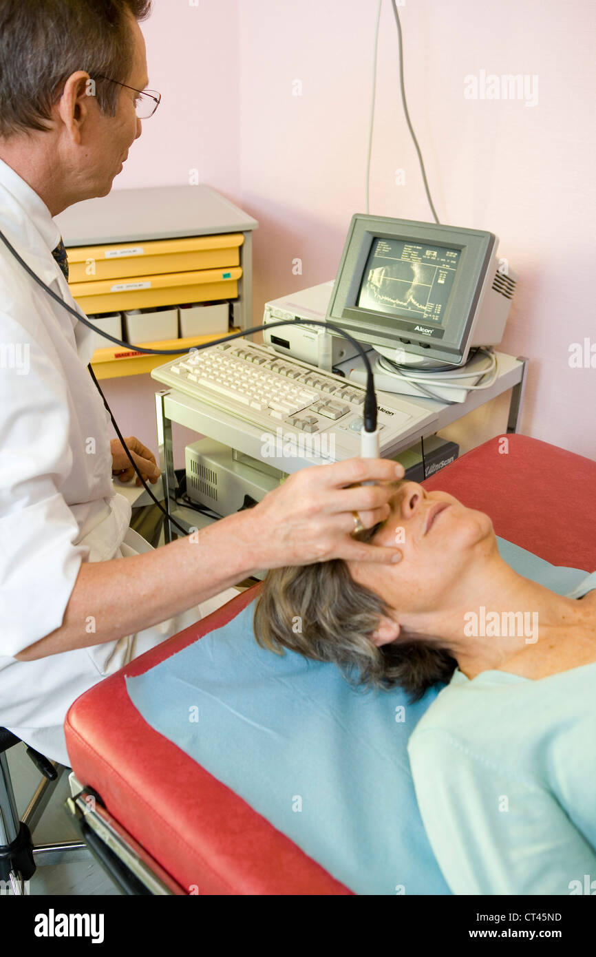 EYE, SONOGRAPHY EXAMINATION Stock Photo - Alamy