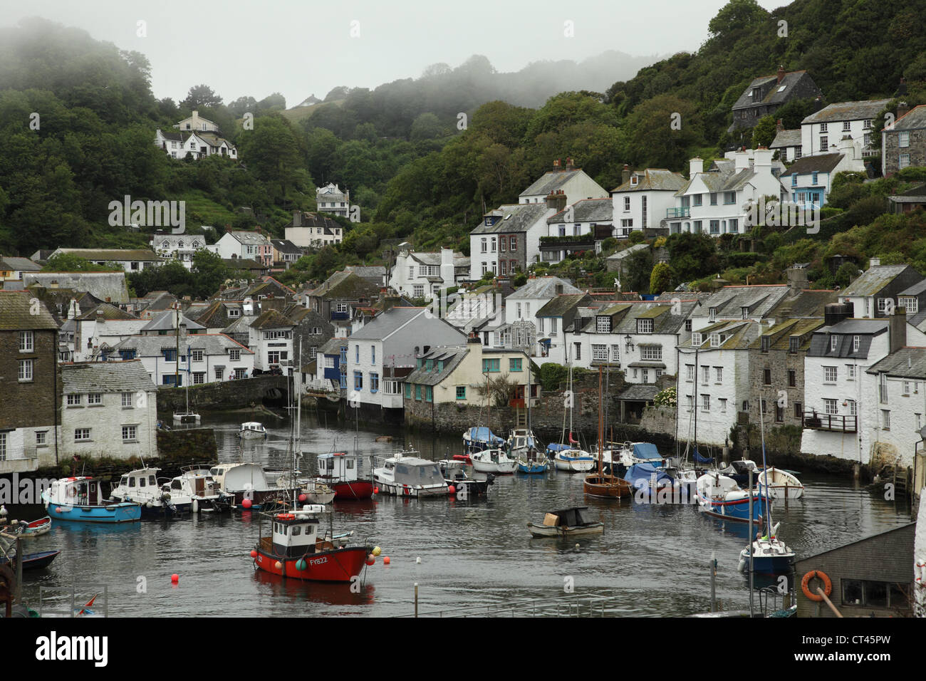 Polperro harbour cornwall hi-res stock photography and images - Alamy