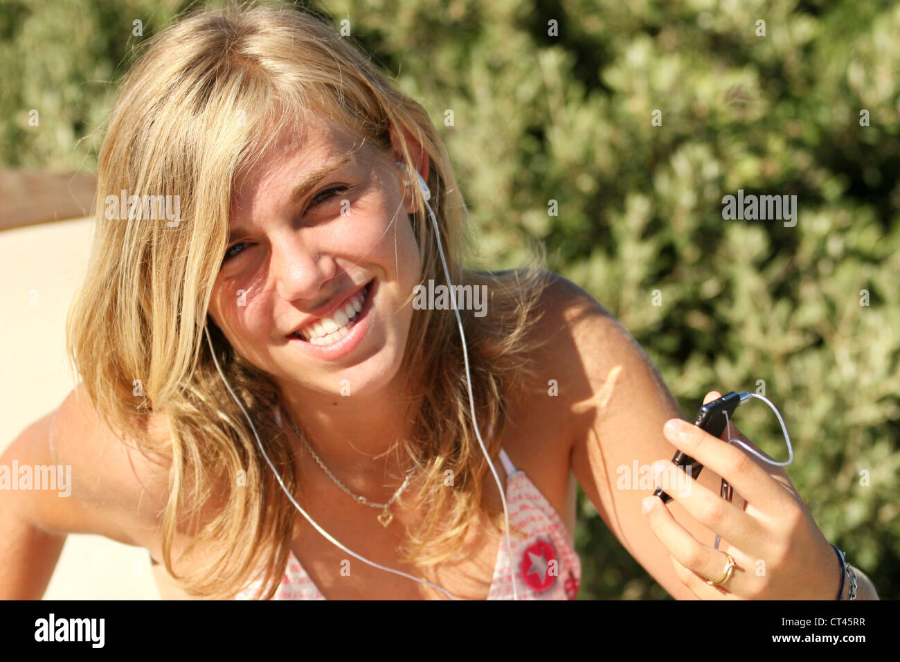 Walkman music teenage girl hi-res stock photography and images - Alamy