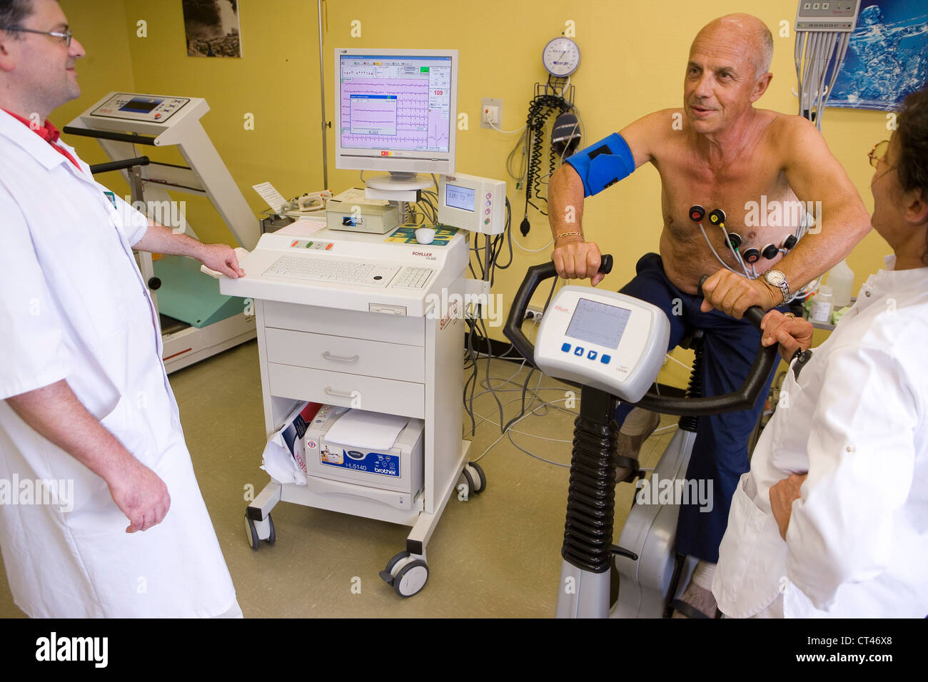 STRESS TEST, ELDERLY PERSON Stock Photo - Alamy