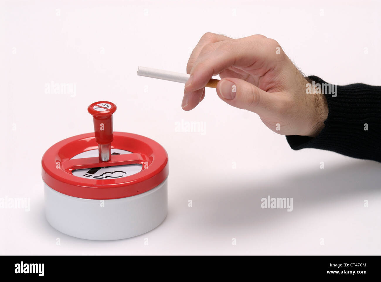 Ashtray sign hi-res stock photography and images - Alamy