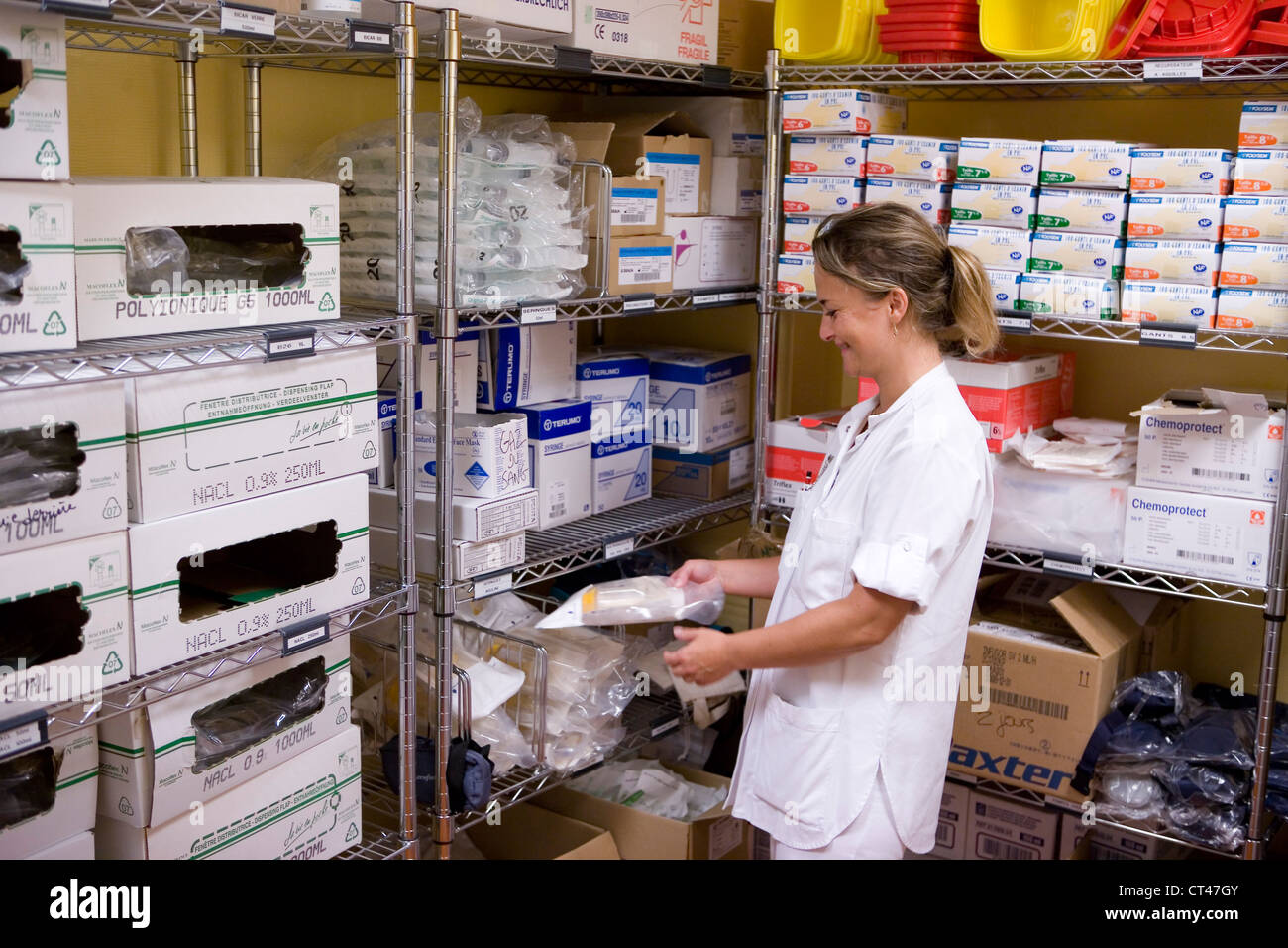 Medicines inventory hi-res stock photography and images - Alamy