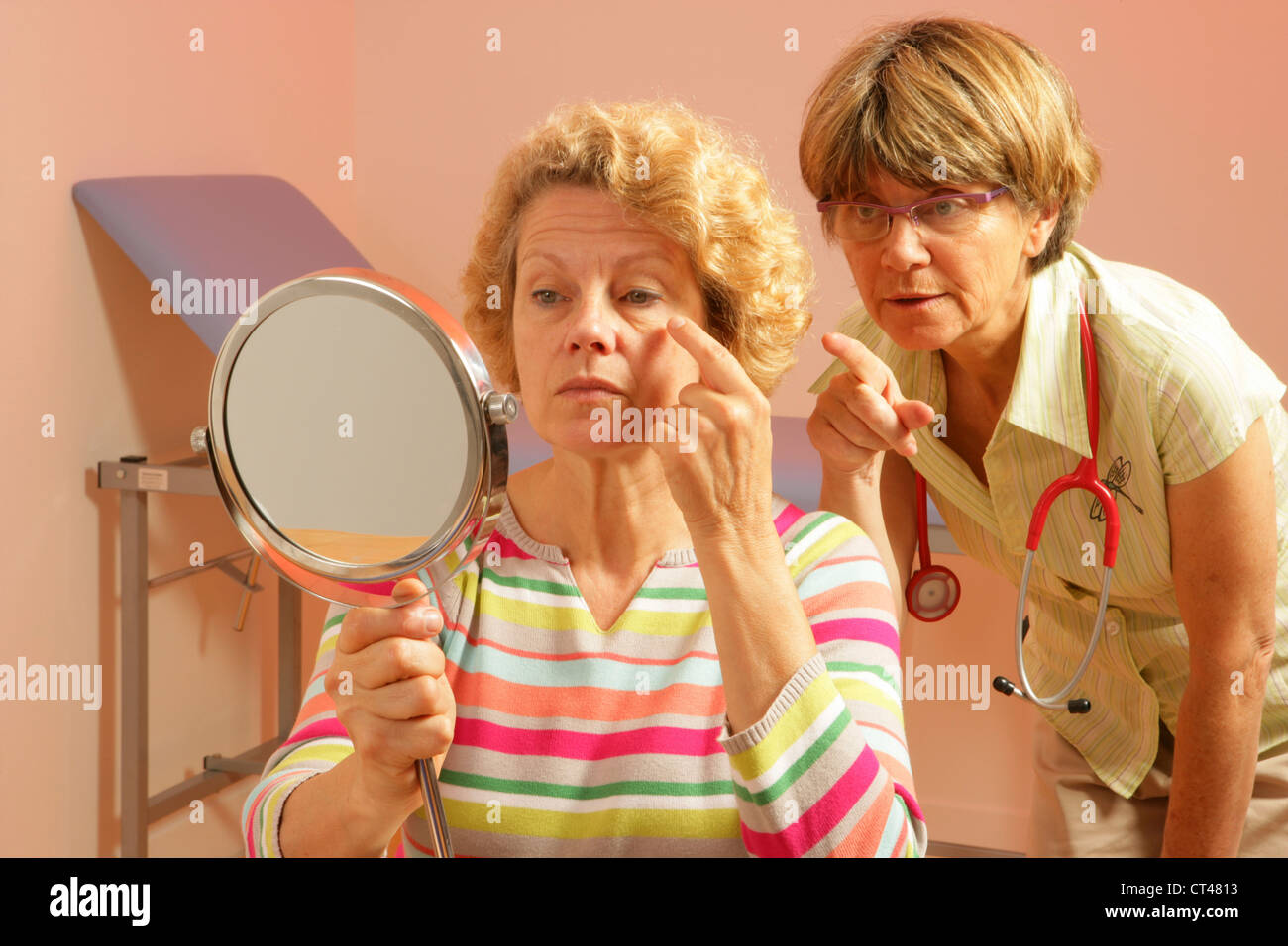 CONSULTATION IN PLASTIC SURGERY Stock Photo - Alamy