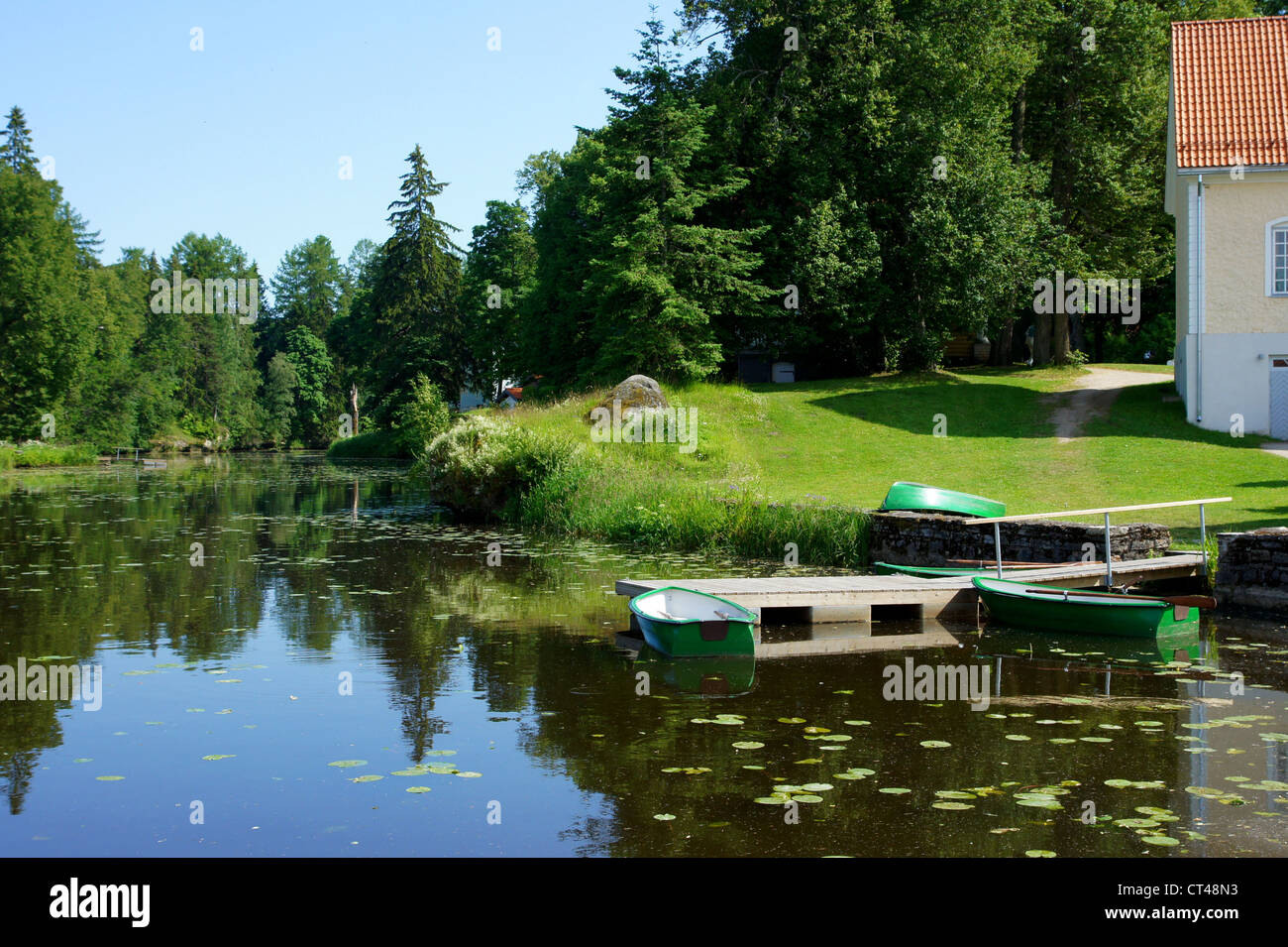 Pond boat hi-res stock photography and images - Alamy