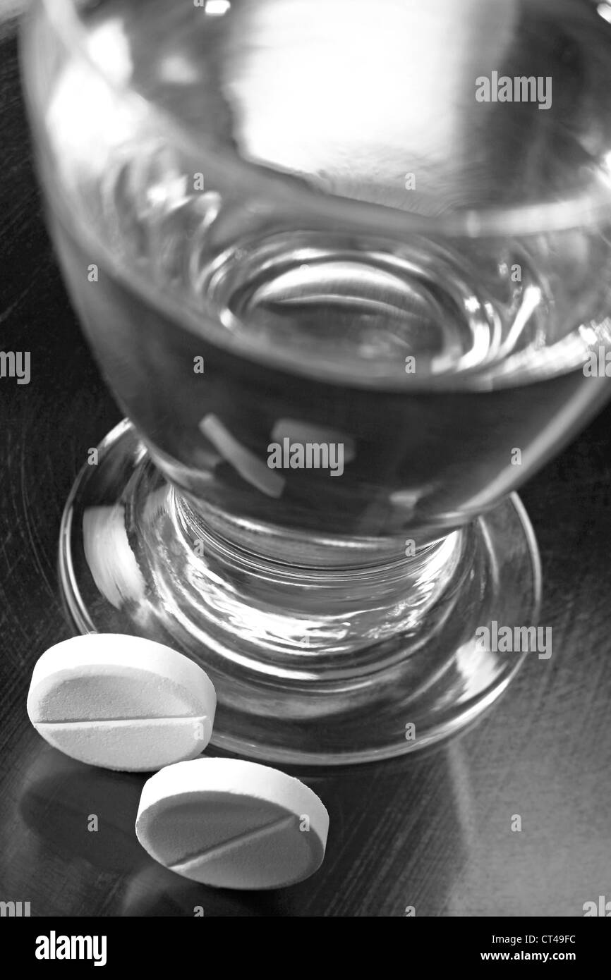 AN EFFERVESCENT TABLET Stock Photo - Alamy