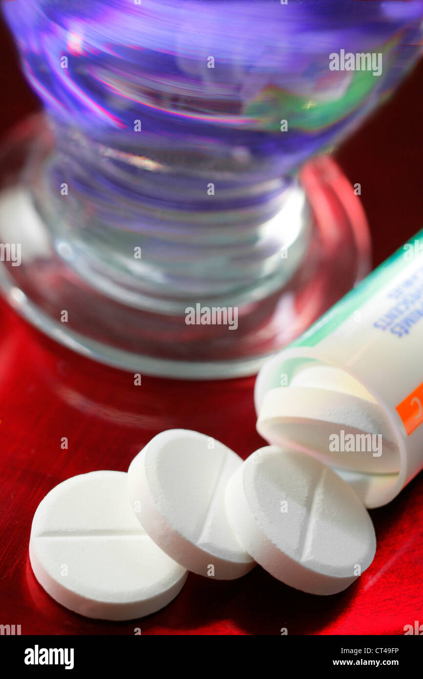 AN EFFERVESCENT TABLET Stock Photo - Alamy