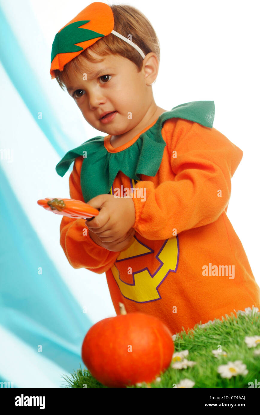 Disguise oneself hi-res stock photography and images - Alamy