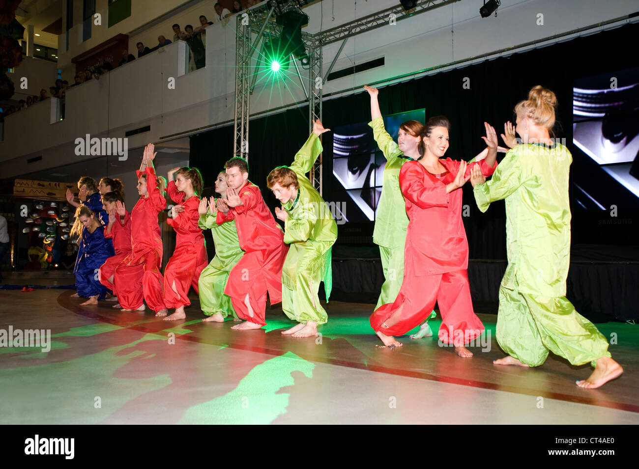 Dance routine hi-res stock photography and images - Alamy