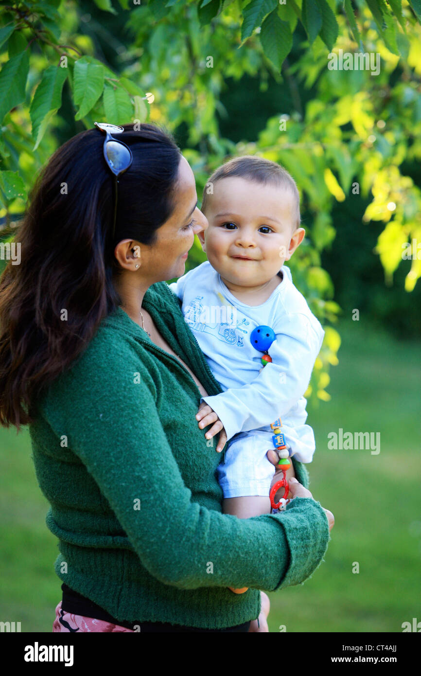 MOTHER & CHILD Stock Photo - Alamy