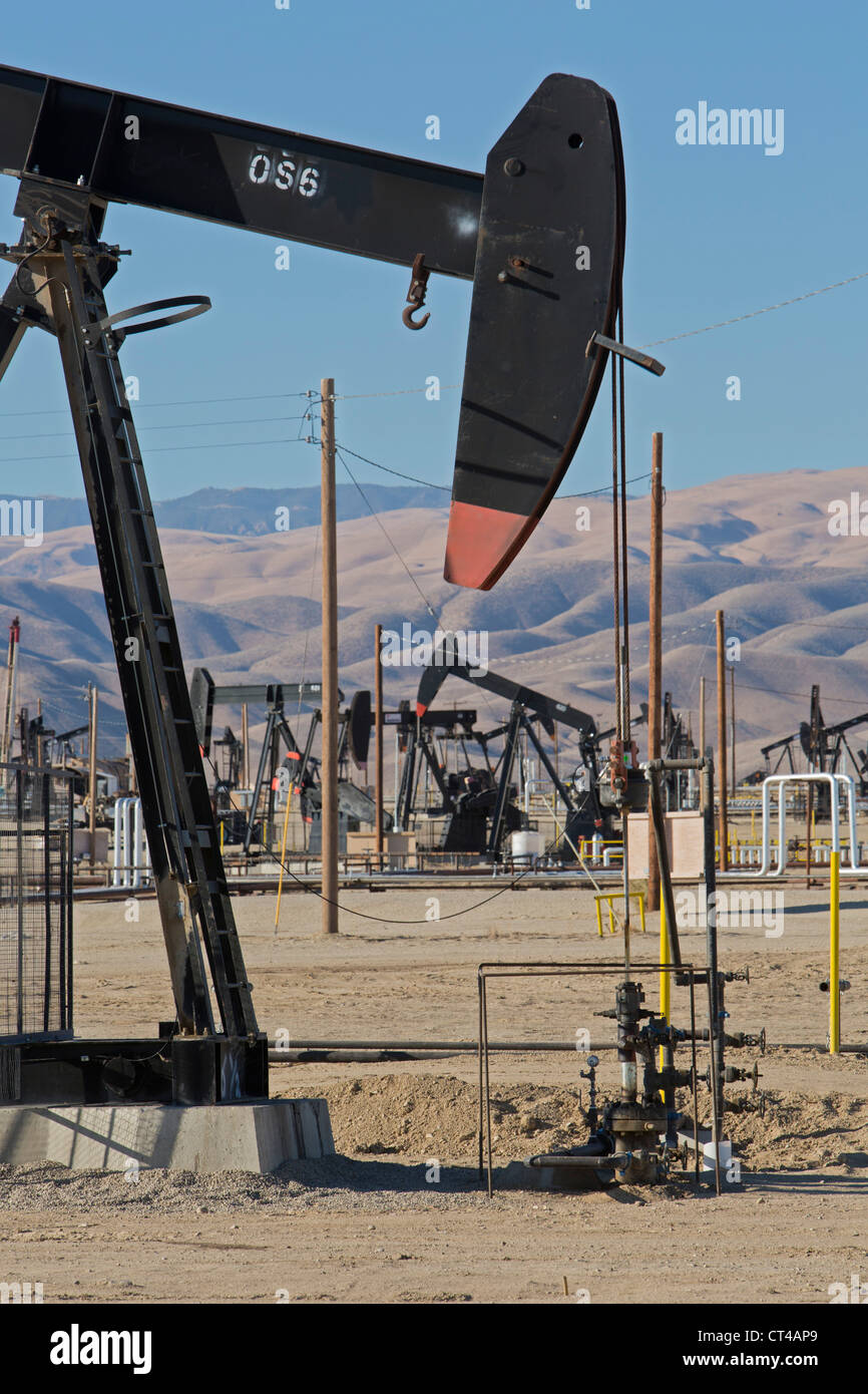 Taft, California - Oil wells in the oil and gas fields of southern San ...